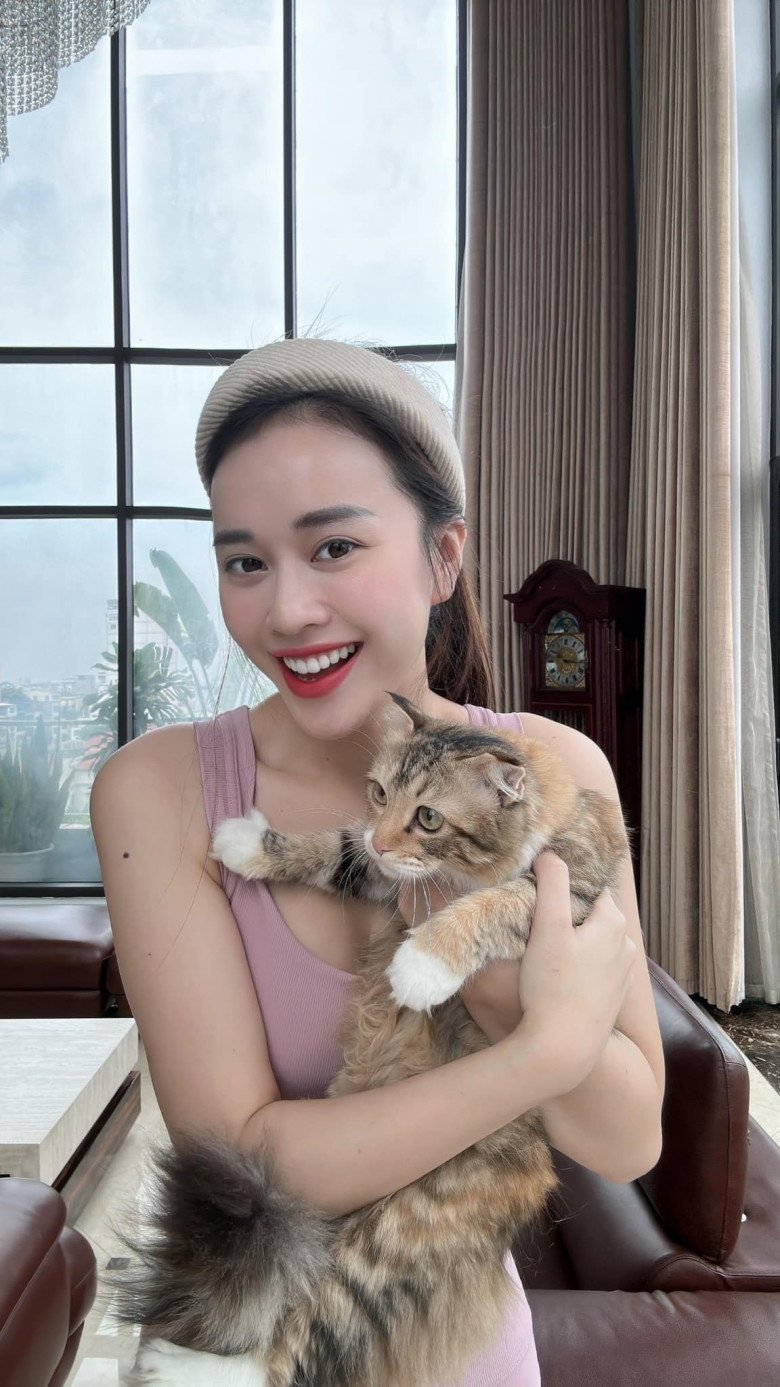 MC VTV xinh như Hoa hậu khoe tin vui, cả dàn sao chúc mừng rầm rộ ...