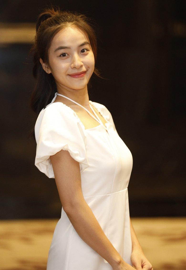 Vợ mới của Duy Hưng nhỏ con nhất VTV: Trông như bé 17 tuổi, đạo diễn ...