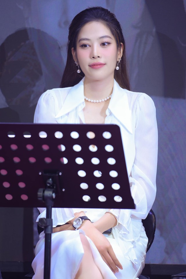 Nam Em thông báo nghiêm túc về việc đã tìm được bến đỗ, khoe ảnh chồng ...