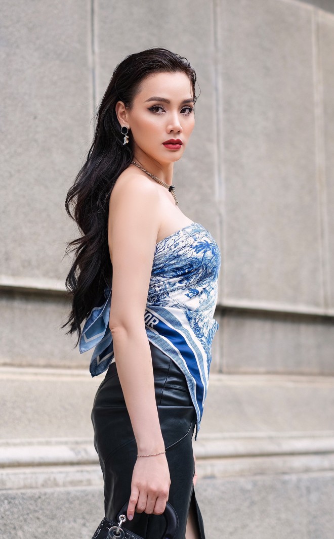 Siêu mẫu Trang Nhung tái xuất sau 9 năm, khoe sắc vóc mẹ 2 con, 10 điểm không có nhưng