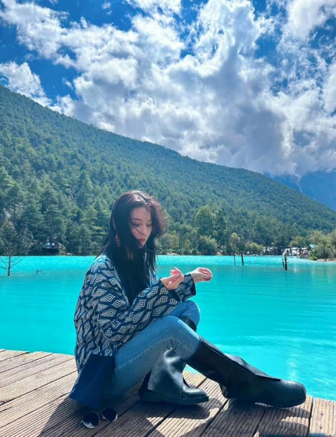 Sướng Như Tình địch Phạm Băng Băng Lấy Chồng Cực Phẩm Ngồi Xổm Chụp Hình Cho Vợ Không Phàn Nàn