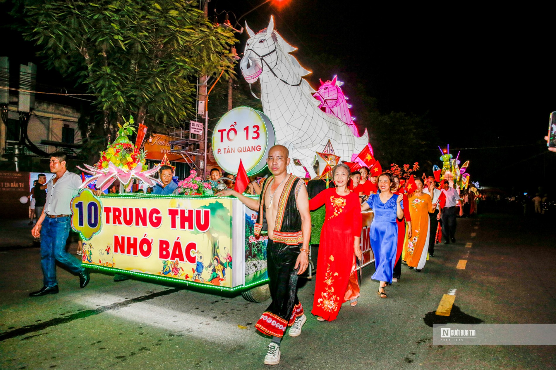 Ngắm đèn lồng Trung Thu khổng lồ tại lễ hội Thành Tuyên 2023