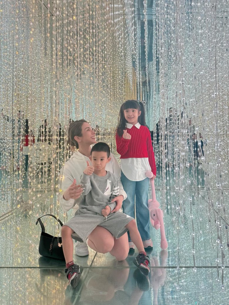 Sao Việt 24h: Mẹ 2 con Diệp Lâm Anh ke đầu giữa bãi biển khiến người ...