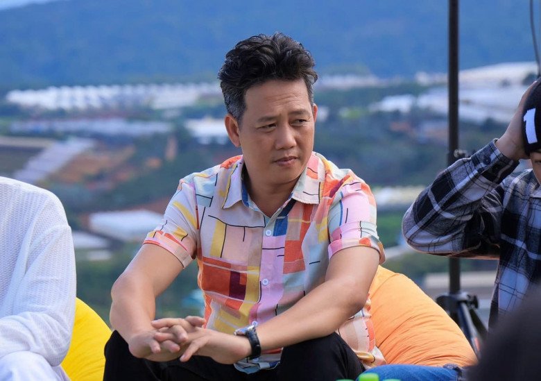 Nam diễn viên bị đột quỵ vì vợ ghen: Bà xã xinh đẹp một mình nuôi 3 đứa ...