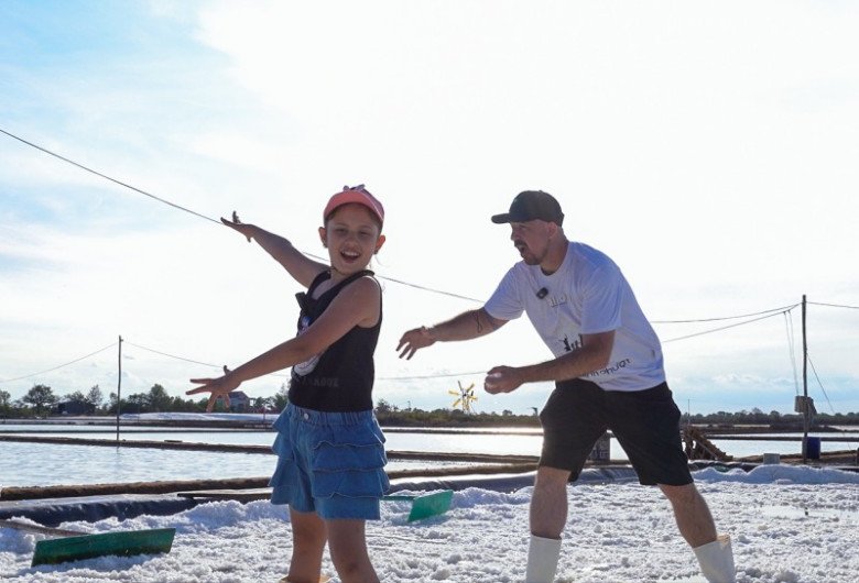 Những cặp bố con chất như nước cất hội tụ trong Cha con vạn dặm