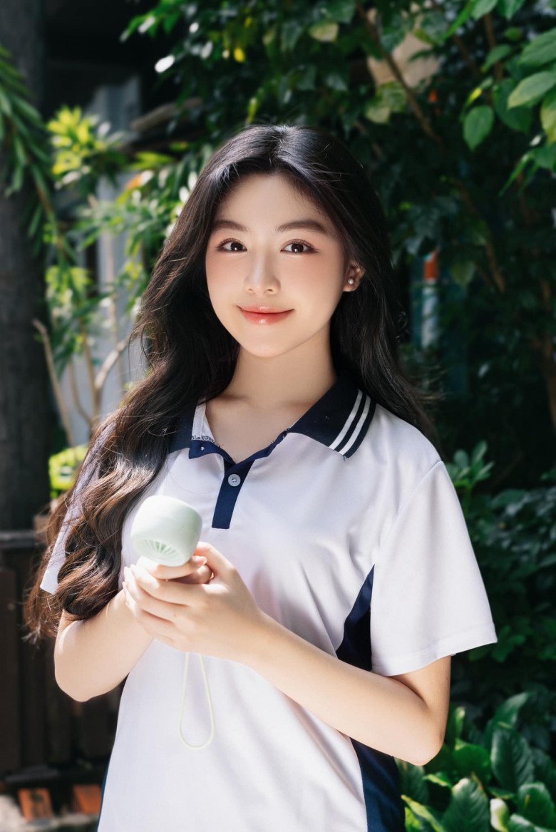 Lọ Lem gây chú ý khi tranh được đem đi triển lãm, Quyền Linh rũ bỏ hình ...