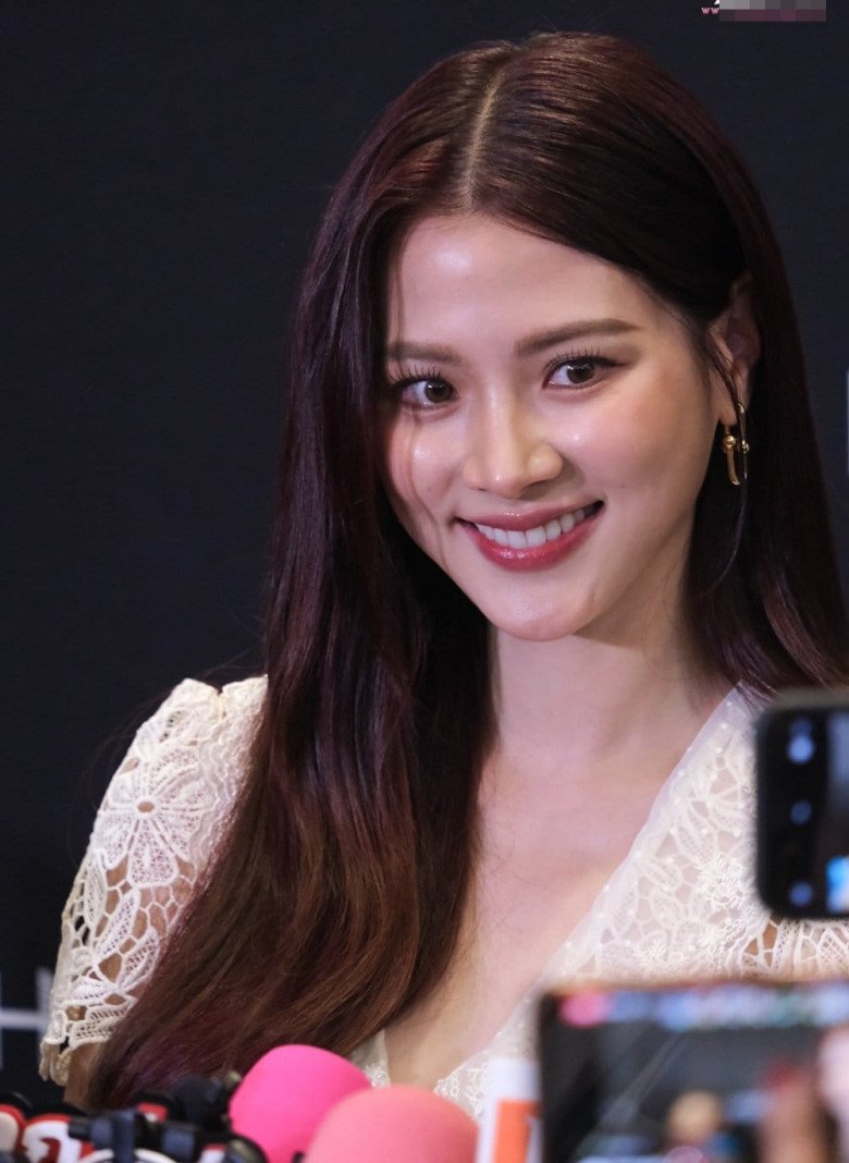 Baifern bị nghi chỉ là con cờ của mẹ ruột Nine, vừa chia tay đã được ...