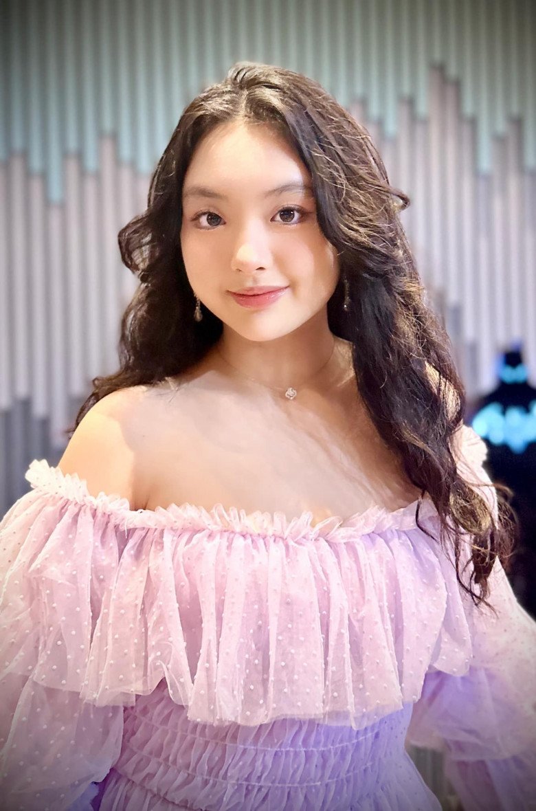 4 con của cặp sinh đôi Thúy Hằng - Thúy Hạnh: Con gái được khuyên đi thi hoa hậu, con trai có ...