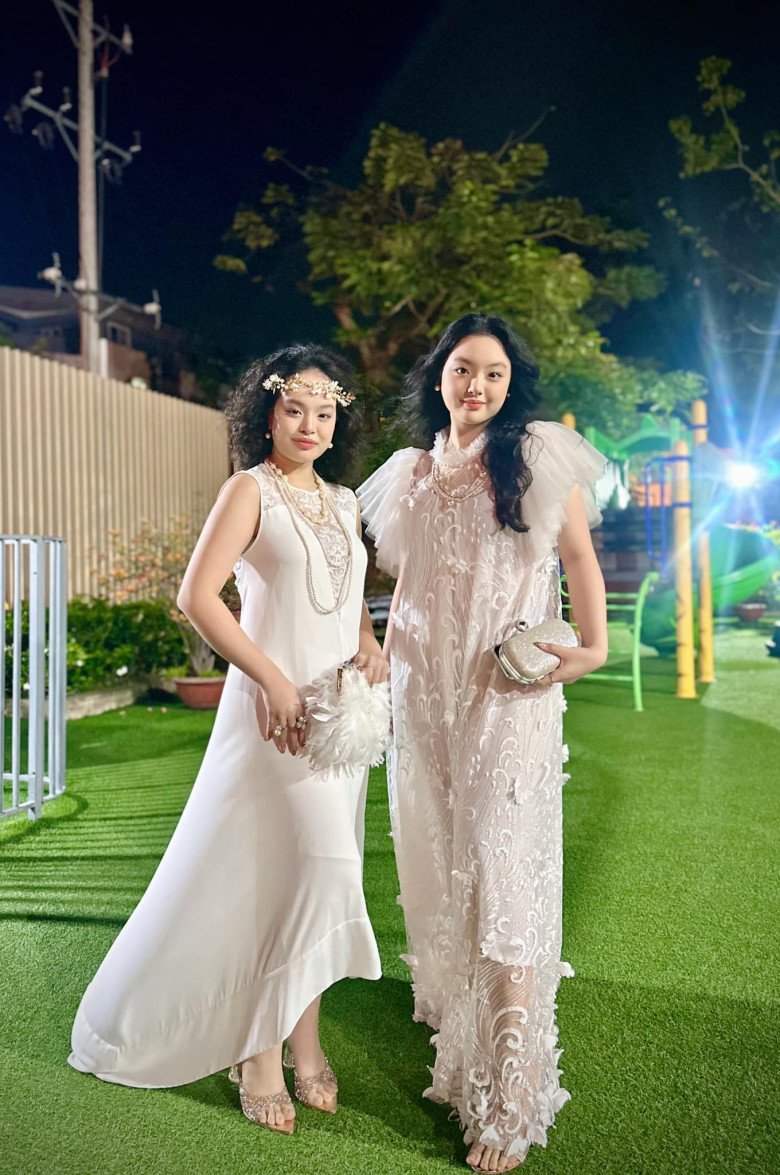 4 con của cặp sinh đôi Thúy Hằng - Thúy Hạnh: Con gái được khuyên đi thi hoa hậu, con trai có ...