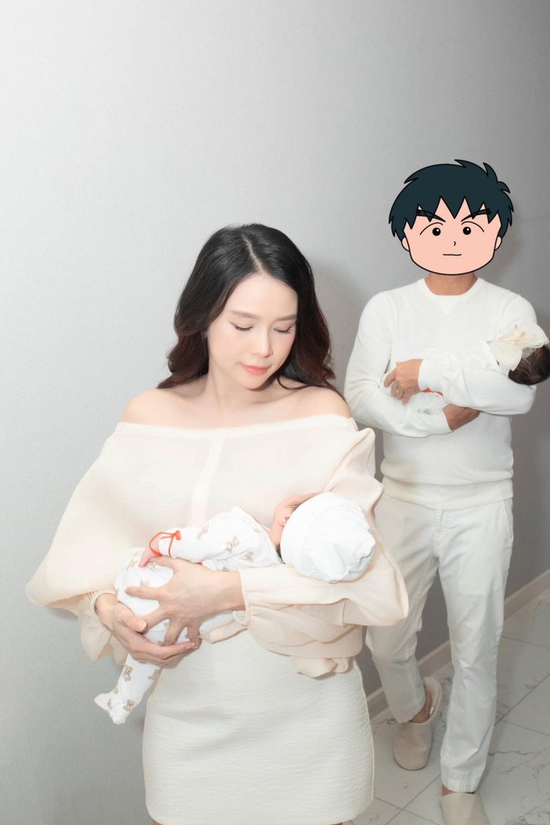 Sam than thở vì sống ở chung cư mà hàng xóm bật nhạc quá to, lo 2 con ...