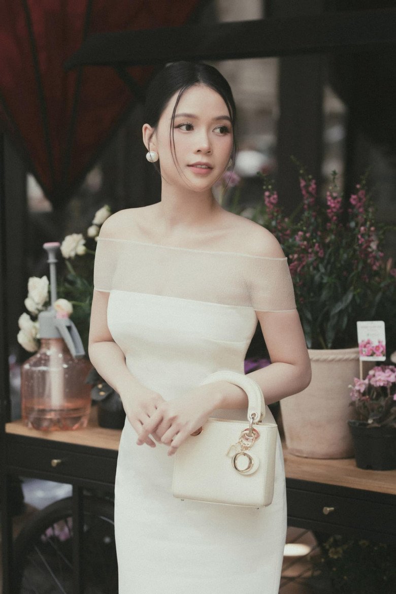 Sam than thở vì sống ở chung cư mà hàng xóm bật nhạc quá to, lo 2 con ...