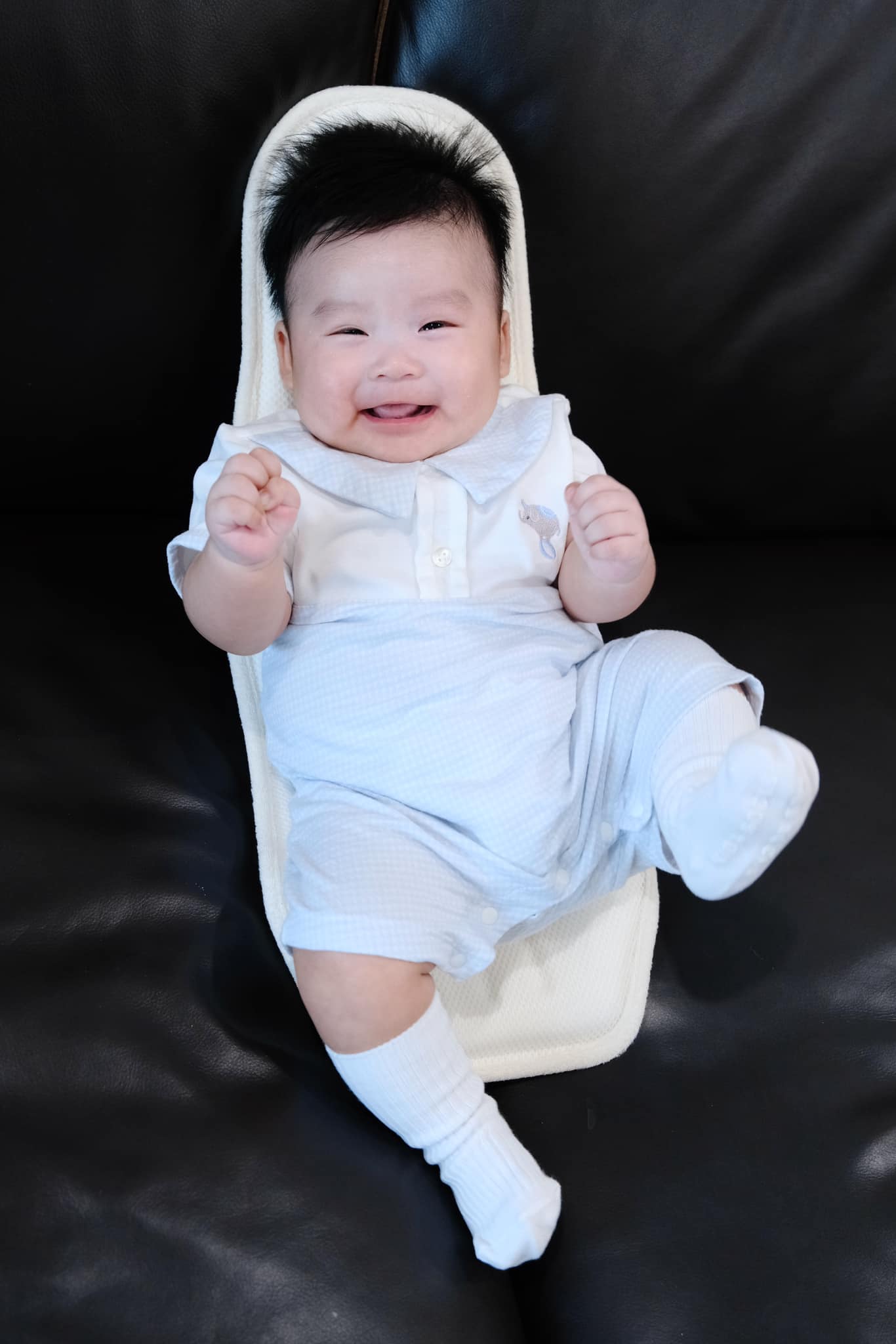 Ái nữ lai Hàn nhà Sam đội tóc giả làm điệu, gương mặt bụ sữa được mẹ ...