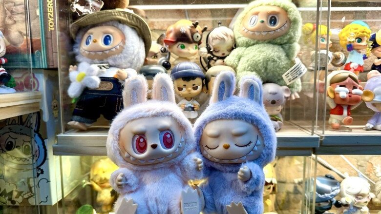 Cơn sốt Labubu: Giới trẻ xếp hàng dài xuyên đêm, không tiếc tiền triệu ...