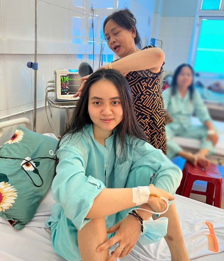 Khó thở kéo dài, bà chủ 27 tuổi tưởng mệt do thức đêm chăm con, 1 năm sau sốc nặng khi mắc căn ...