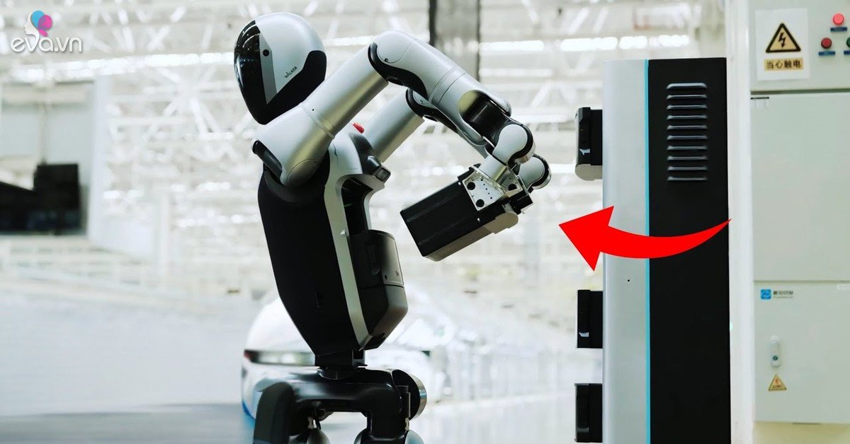 Robot hình người đầu tiên trên thế giới có khả năng tự động thay pin
