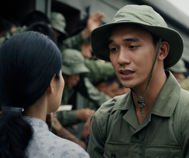 Nam chính phim Mưa Đỏ có thân phận là em trai Lê Phương, từng chết đứng trước ánh mắt của Thúy Ngân