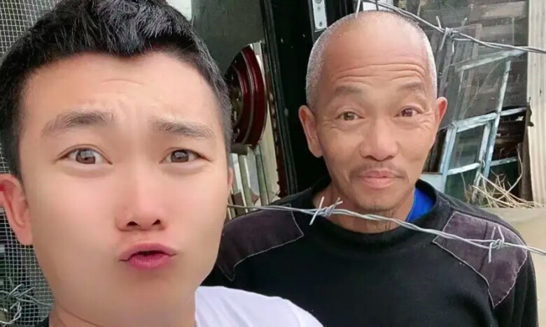 Người con 10 năm dùng tiếng hát để xoa dịu những cơn cuồng nộ bất chợt ...