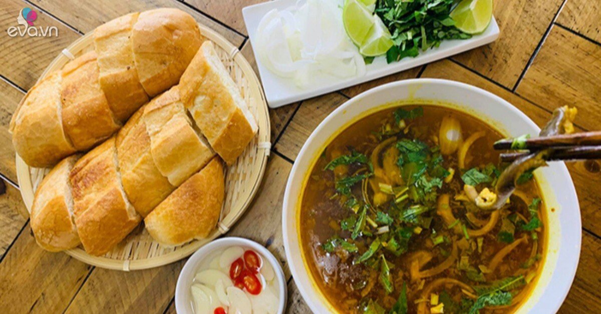 Phiên bản bánh mì chấm cháo lươn đậm đà xứ Nghệ, giá chỉ 25.000 đồng ...