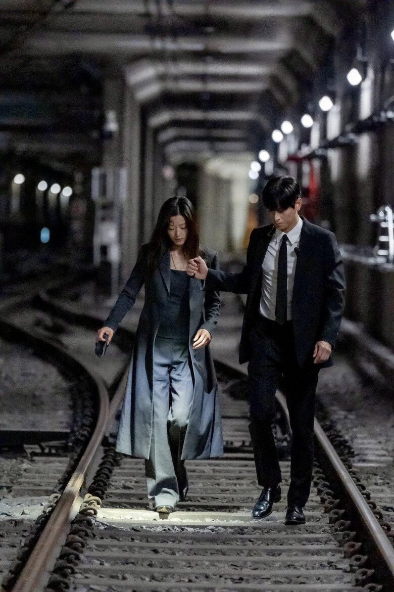 Giông Tố: Phim Hàn 1300 tỷ đồng nổi toàn cầu, Jeon Ji Hyun được chính ...