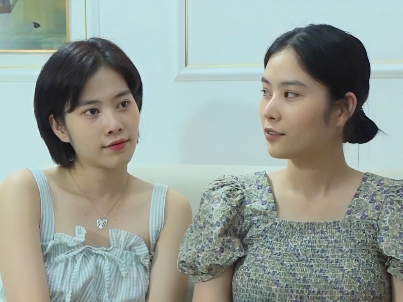 Nam Em từng xinh đẹp hút mắt làng hoa hậu nay tàn tạ ngồi cạnh Nam Anh, khó nhìn ra là chị em ...