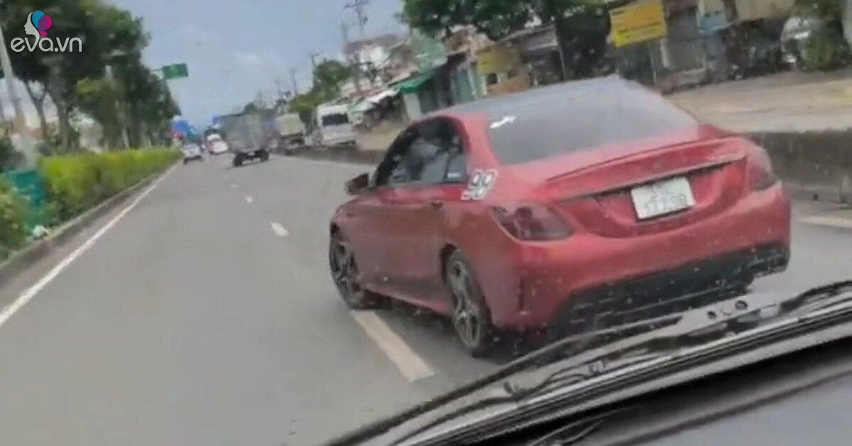 Truy tìm lái xe Mercedes quậy trên đường