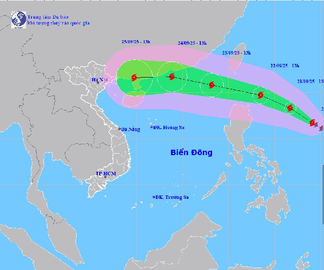 Tin tức 24h: Bão Rasaga giật cấp 17, gây sóng biển cao đến 10m