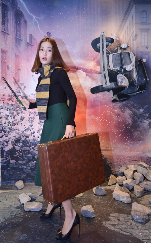 Phim Sinh vật huyền bí: Hot girl Kelly, Lilly Luta xuất hiện tại buổi ...