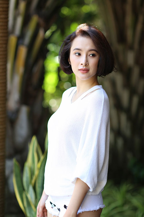 Angela Phương Trinh khoe dáng nuột nà trên du thuyền triệu đô