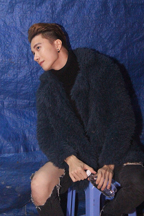 ST (365) tranh thủ chạy show trước thềm The Remix