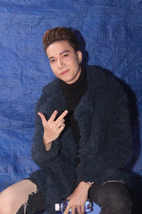 ST (365) tranh thủ chạy show trước thềm The Remix