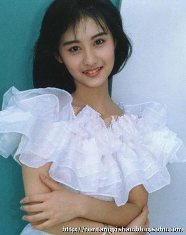 Trần Đức Dung: Nàng ngọc nữ duy nhất được đặt cọc chờ ngày đủ lớn để đóng phim ướt át