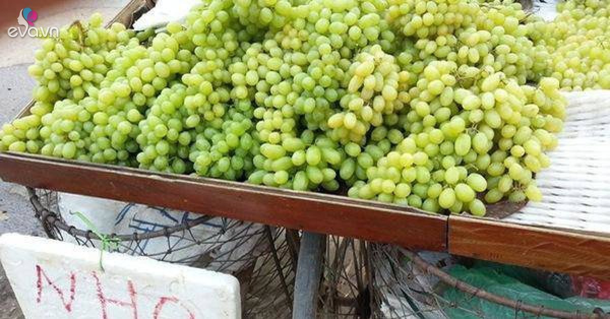 Cách phân biệt nho xanh Trung Quốc với nho xanh Ninh Thuận để chị em tránh mua nhầm