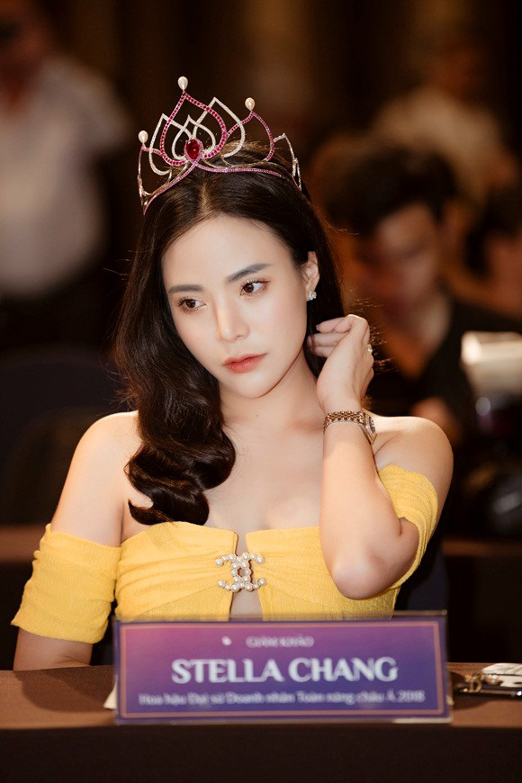 Stella Chang đẹp không góc chết trên hàng ghế giám khảo Hoa hậu Doanh ...