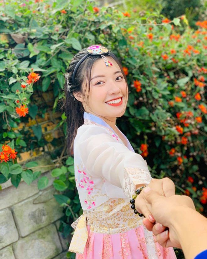 Cô gái xinh triệu fan được Trường Giang ưu ái trên TV: Đa tài, từng gây ...