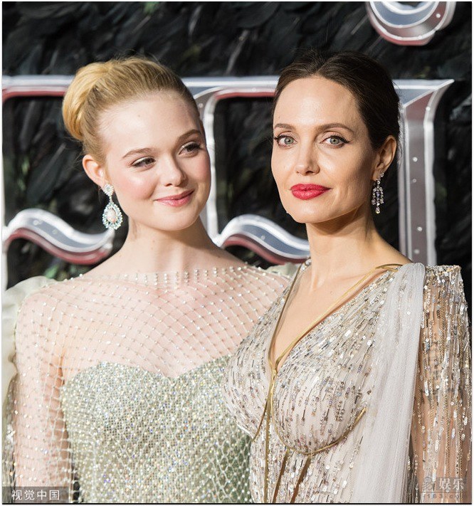 Con gái Angelina Jolie ngày nào còn đẹp như tiên tử giờ dậy thì tụt dốc ...