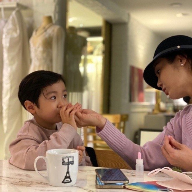 Bỏ chồng Trung Quốc, Chae Rim cùng con trai về Hàn Quốc lập nghiệp