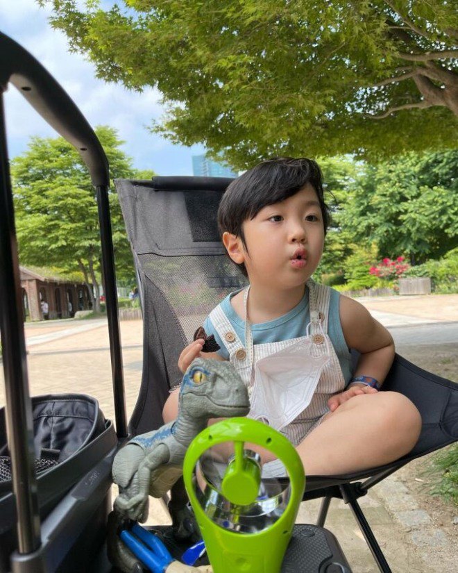 Bỏ chồng Trung Quốc, Chae Rim cùng con trai về Hàn Quốc lập nghiệp