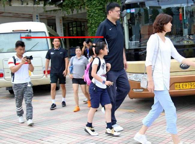 Bố cao 1m87, mẹ 1m7, chiều cao con gái 15 tuổi hiện tại khiến ai nấy ...