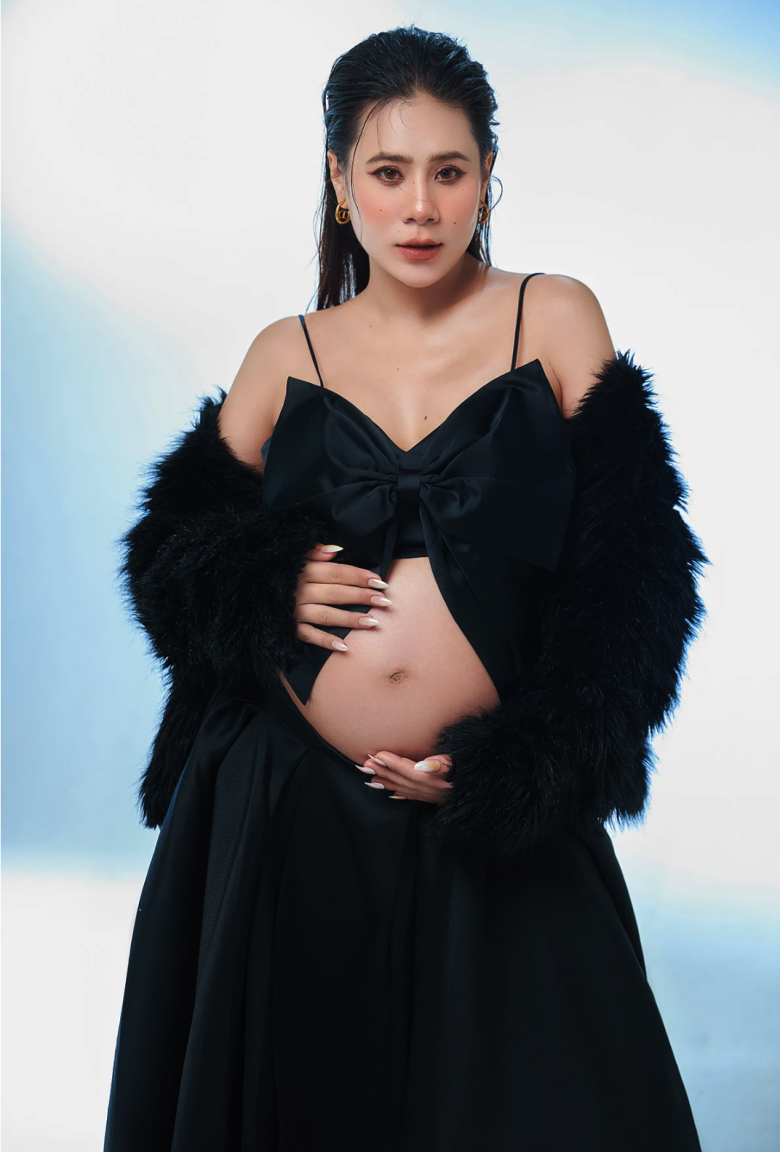 Hồ Bích Trâm "rạn nứt” vòng một vì chửa ngực, bầu 7 tháng tăng 16kg