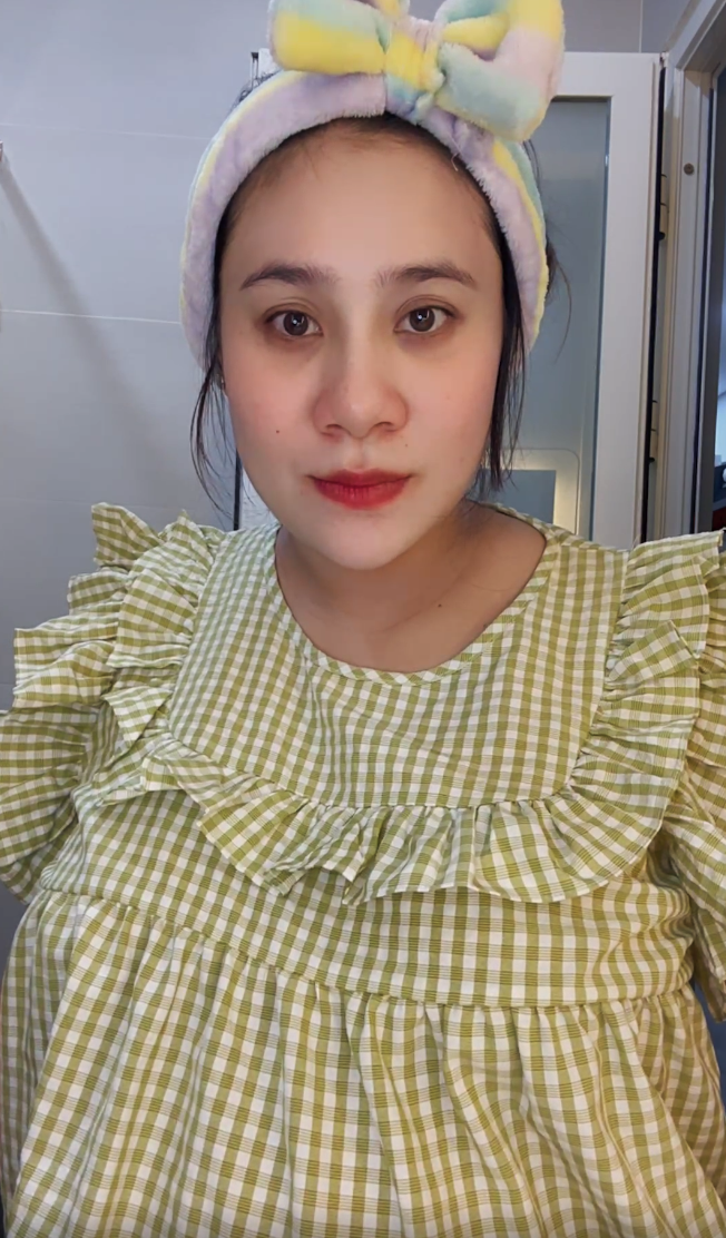 Bầu Bí Chăm Khoe ảnh Hồ Bích Trâm Thẳng Thắn Phản ứng Khi Bị Nói Làm