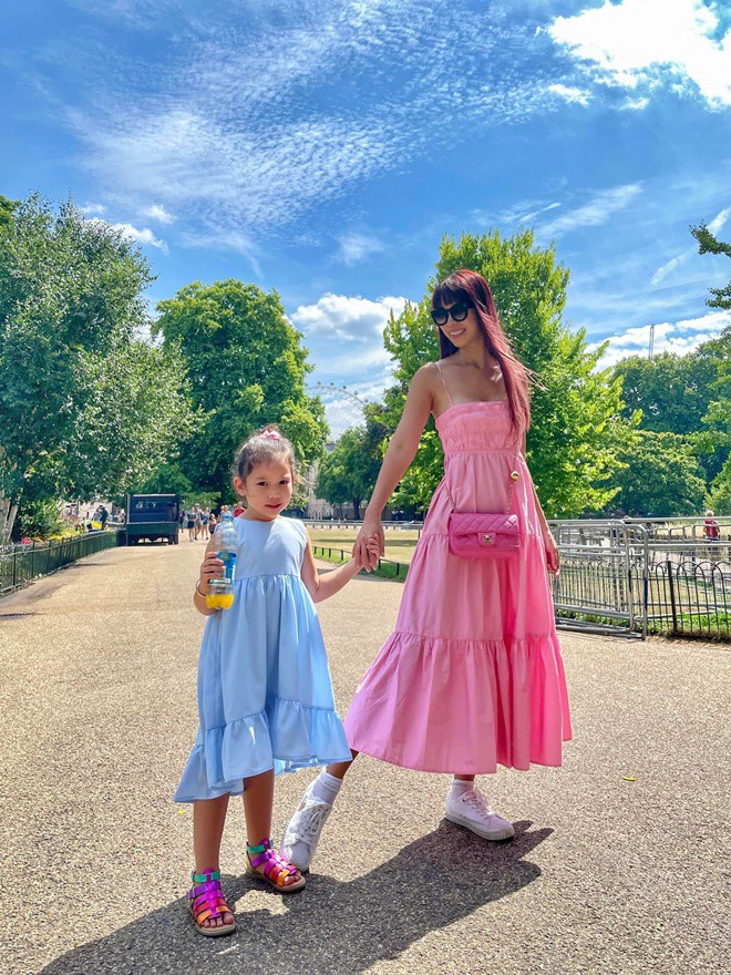 Nhóc tỳ lai Tây nhà mỹ nhân Việt: Con gái Lan Phương, Hồng Nhung càng ...