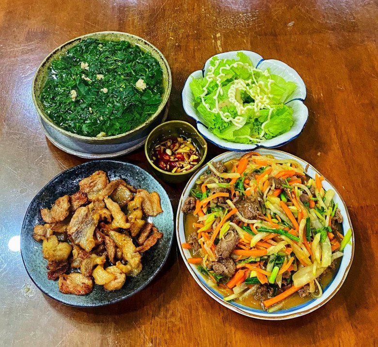 Mẹ 3 con Thái Nguyên khoe cơm gia đình toàn 4-5 món chỉ nấu trong 40 ...