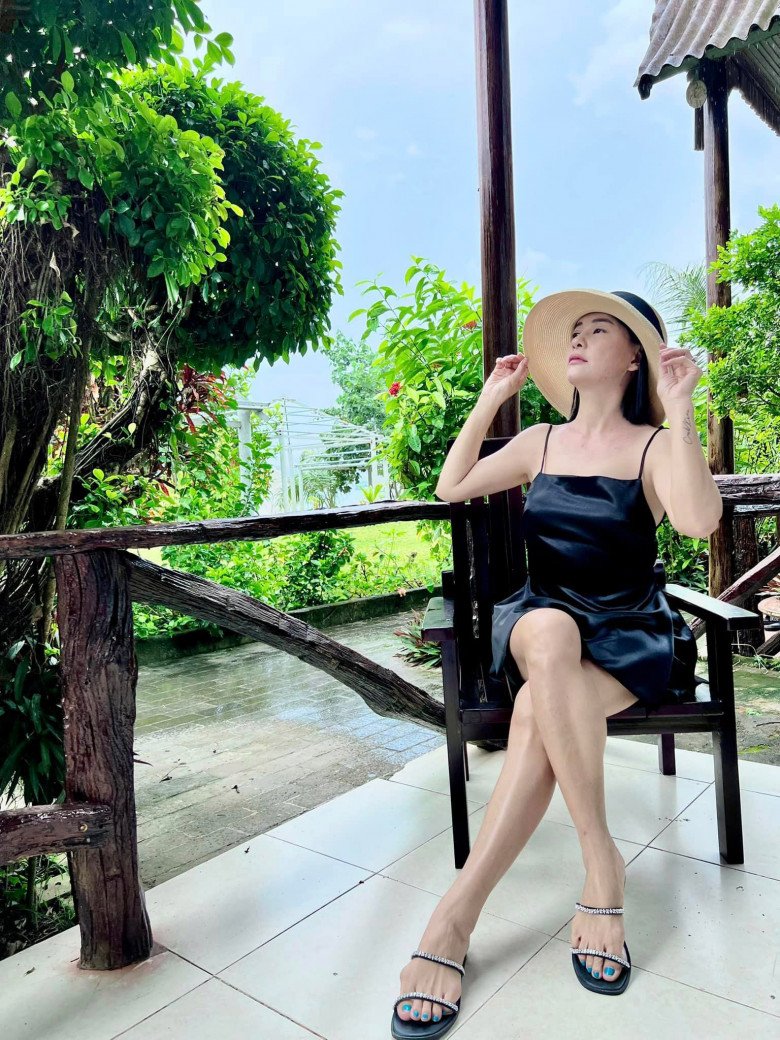 Hậu chia tay Kiều Minh Tuấn, Cát Phượng diện váy cưới lộng lẫy, tuyên ...