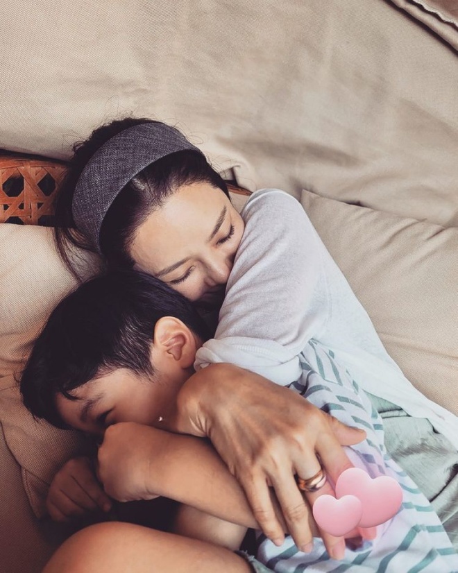 Bỏ chồng Trung Quốc, Chae Rim khoe ảnh bên con, chiếc nhẫn ngón áp út ...