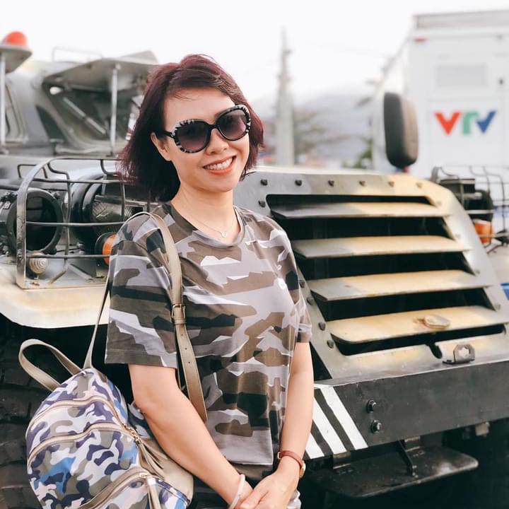 Tạ Bích Loan và các MC Ở nhà Chủ nhật: Chức vụ khủng ở VTV, cuộc sống ...