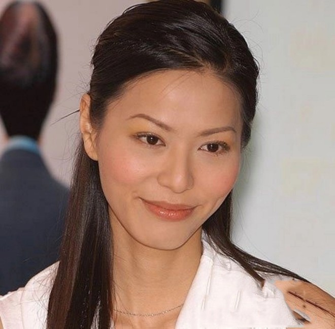 Không nhận ra nữ thần năm nào, bị bạn trai 9 năm bỏ, đi làm bồ nhí, giờ ...