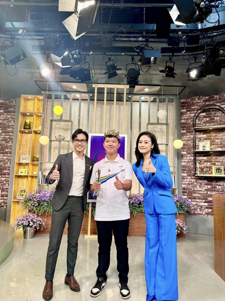 MC VTV tung video bí mật sau chức vô địch Đường Lên Đỉnh Olympia của ...