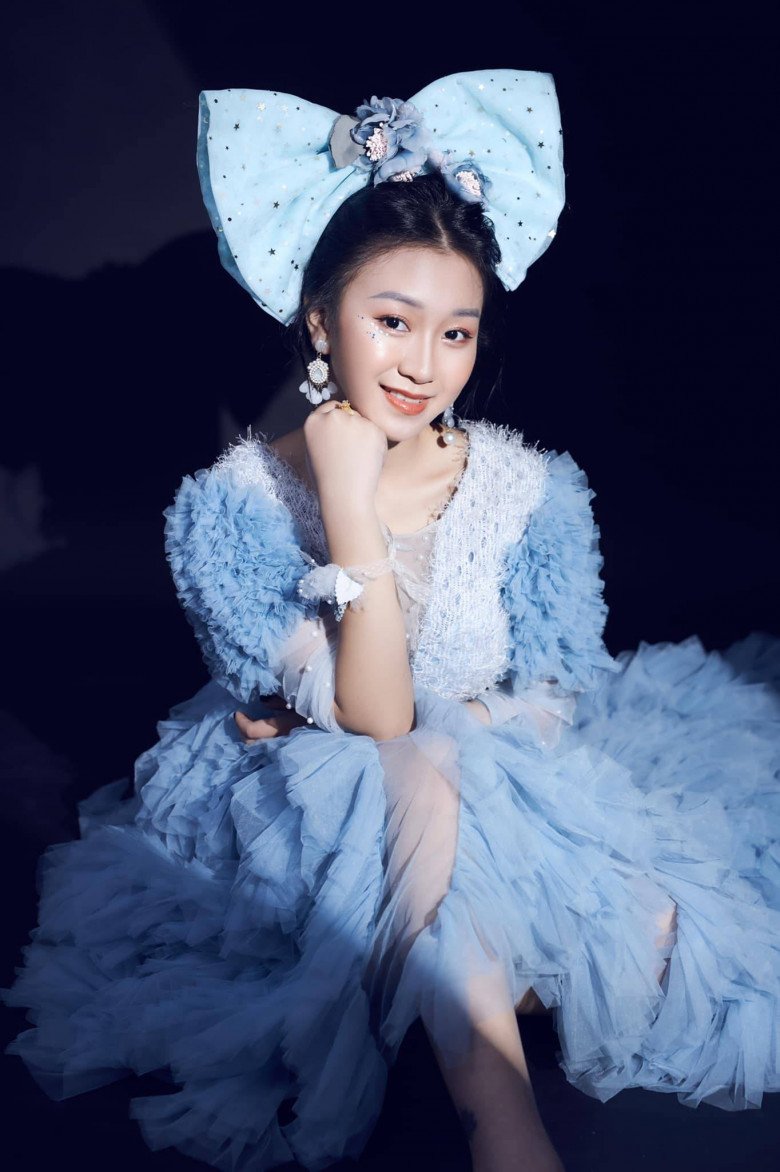 Hồ Yến Nhi - Á khôi Áo dài Việt Nam 2022 từng nói Hoa hậu đi thi không để quen đại gia là ai?