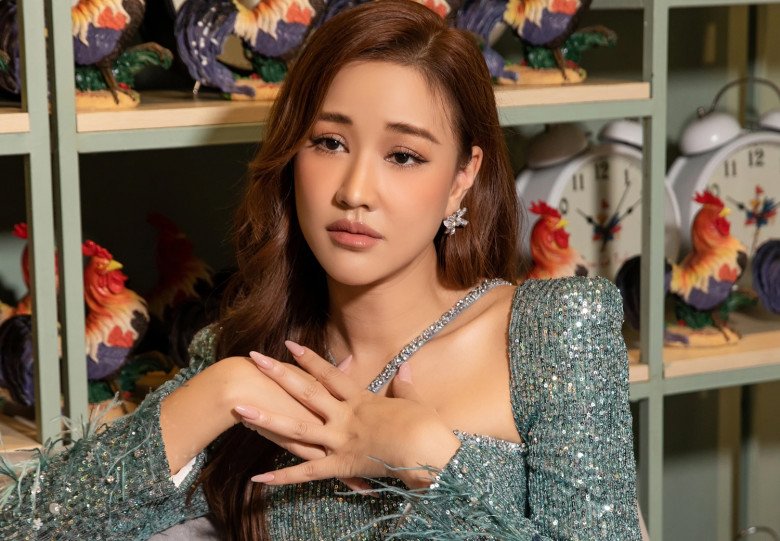 Cuộc sống của Maya sau cú sốc liệt dây thần kinh đến méo miệng, giờ ăn ...