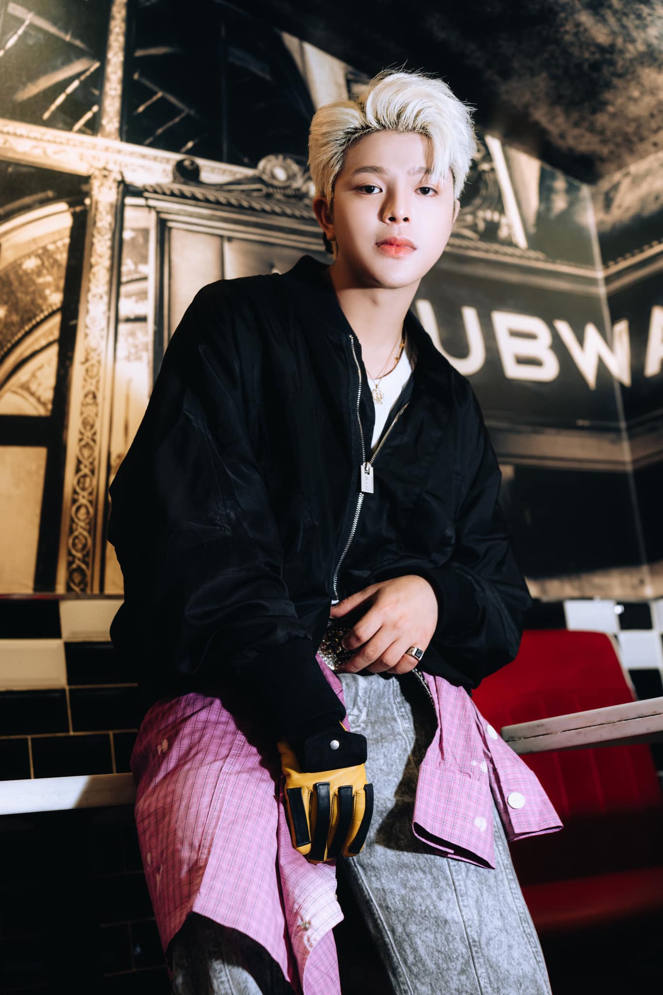 Quang Anh khoe ảnh độc cùng hàm răng đi cả hàng tiền đạo, Phương Mỹ Chi ...